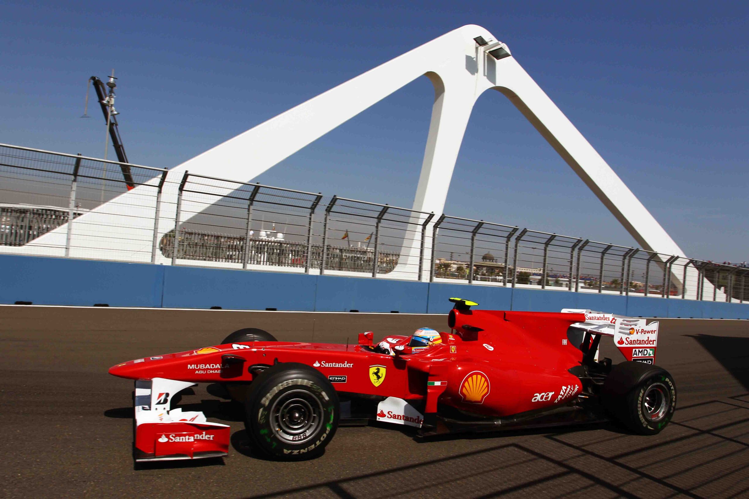 escapamento novo ferrari do alto - Julianne Cerasoli