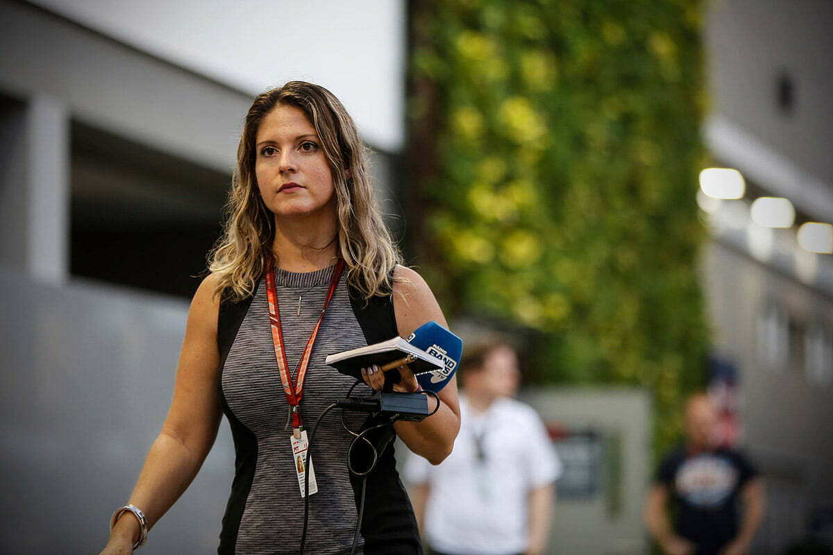 Sobre - Julianne Cerasoli